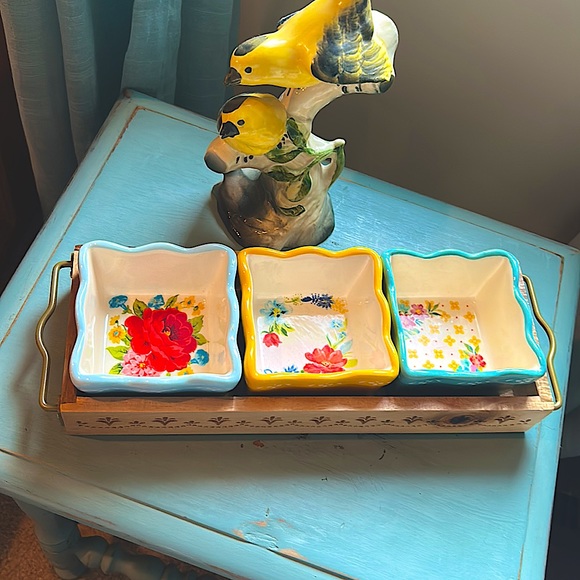 The Pioneer Woman | Dining | Pioneer Woman Floral Medley Condiment Set ...